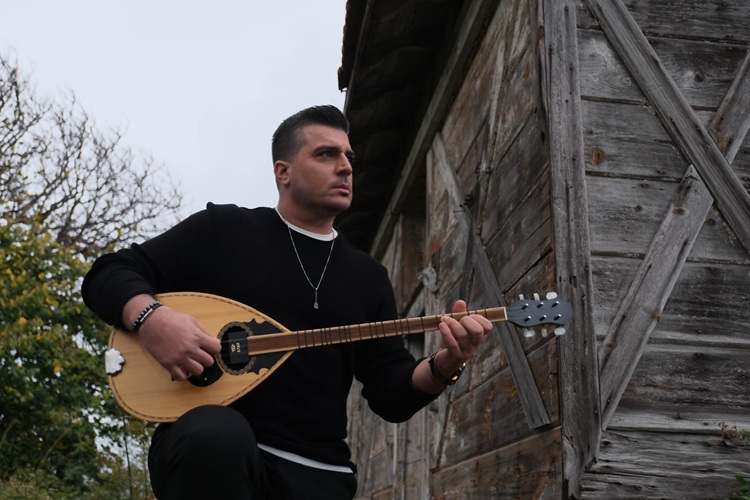 Bağlama virtüözü Ali Can Ceylan’dan single sürprizi! Ali Can Ceylan kimdir?